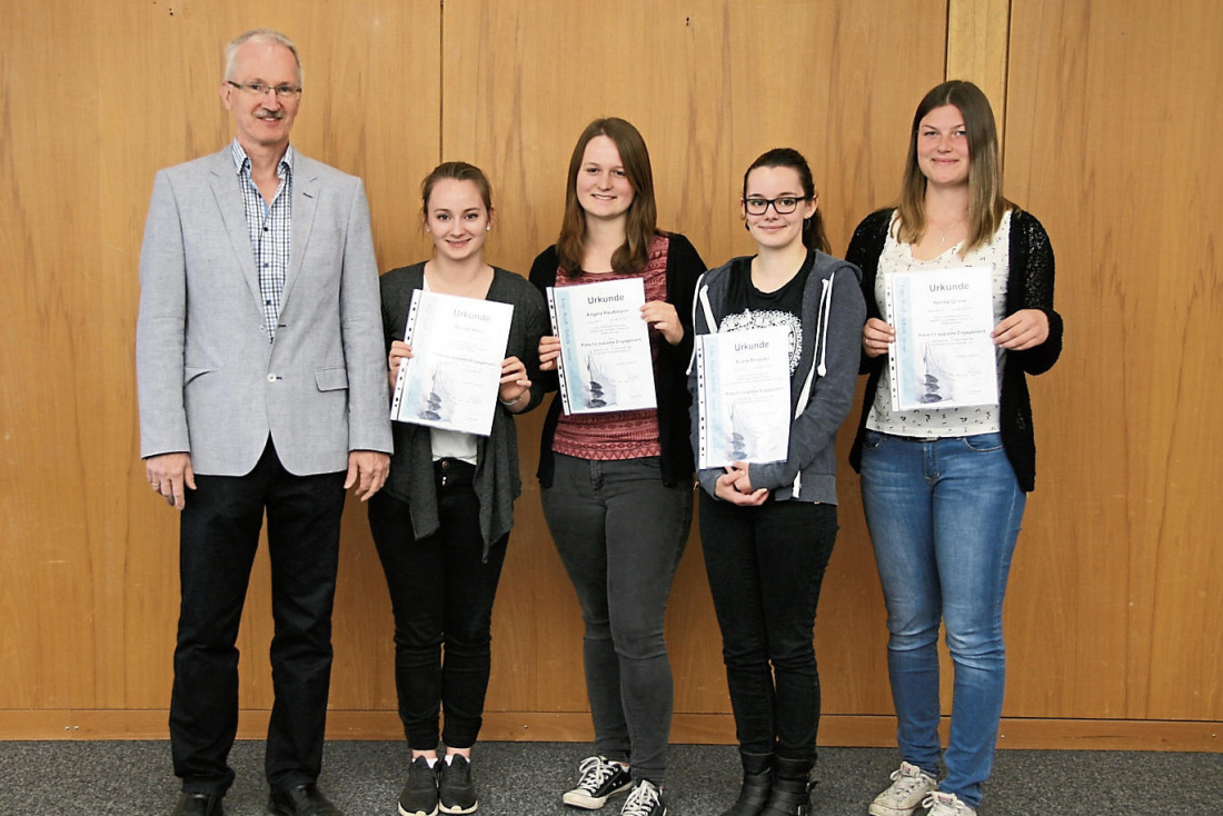 Förderpreis geht an vier Schülerinnen - Nürtingen - Nürtinger Zeitung ...