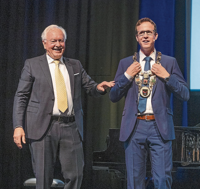 Amtseinsetzung des neuen Nürtinger Oberbürgermeisters Dr. Johannes ...