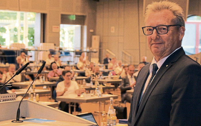 Kreis-Pressesprecher Keck im Ruhestand - Region - Nürtinger Zeitung ...