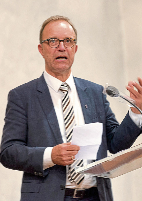 Viel Anerkennung für den scheidenden Nürtinger Dekan - Nürtingen ...