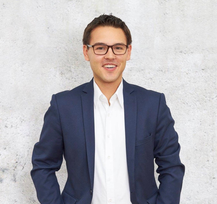 Christopher Ott gewinnt Bürgermeisterwahl in Großbettlingen - Region ...