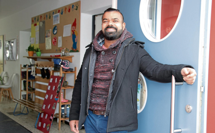 Leiter des Bempflinger Kindergartens Hanflandweg Sanjay Simon Krieg ...