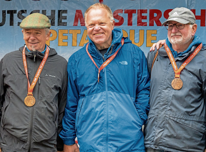 Petanque-DM in Neuffen: Die Jagd nach dem Schweinchen - Sport ...