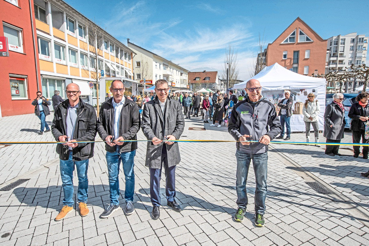 Neu gestaltete Wendlinger Albstraße eröffnet - Wendlingen - Nürtinger ...