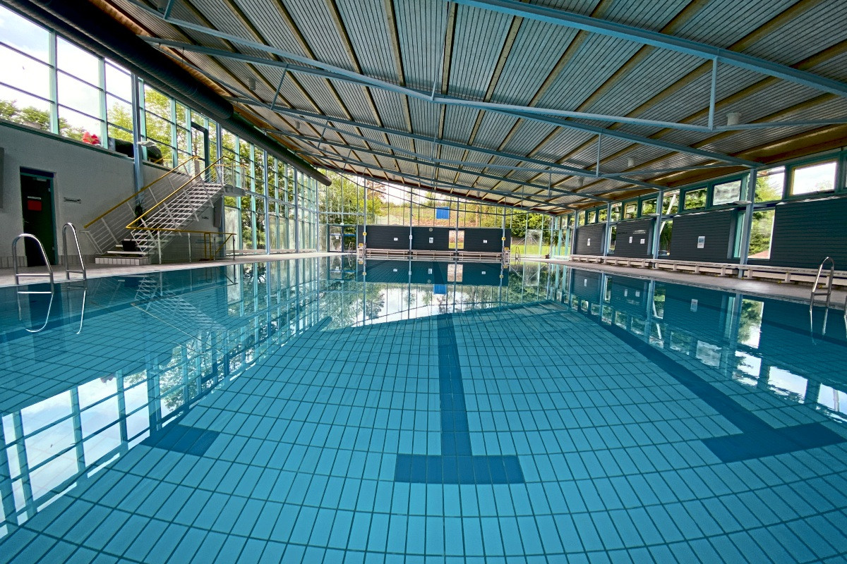 Aichtal verkürzt Öffnungszeiten im Hallenbad - Neuenhaus - Nürtinger ...