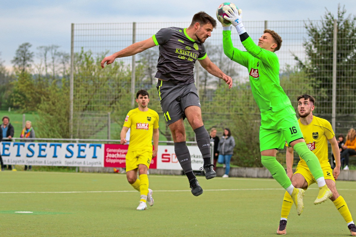 Zwei Verteidiger sorgen für Entscheidung zugunsten der TSV Oberensingen ...