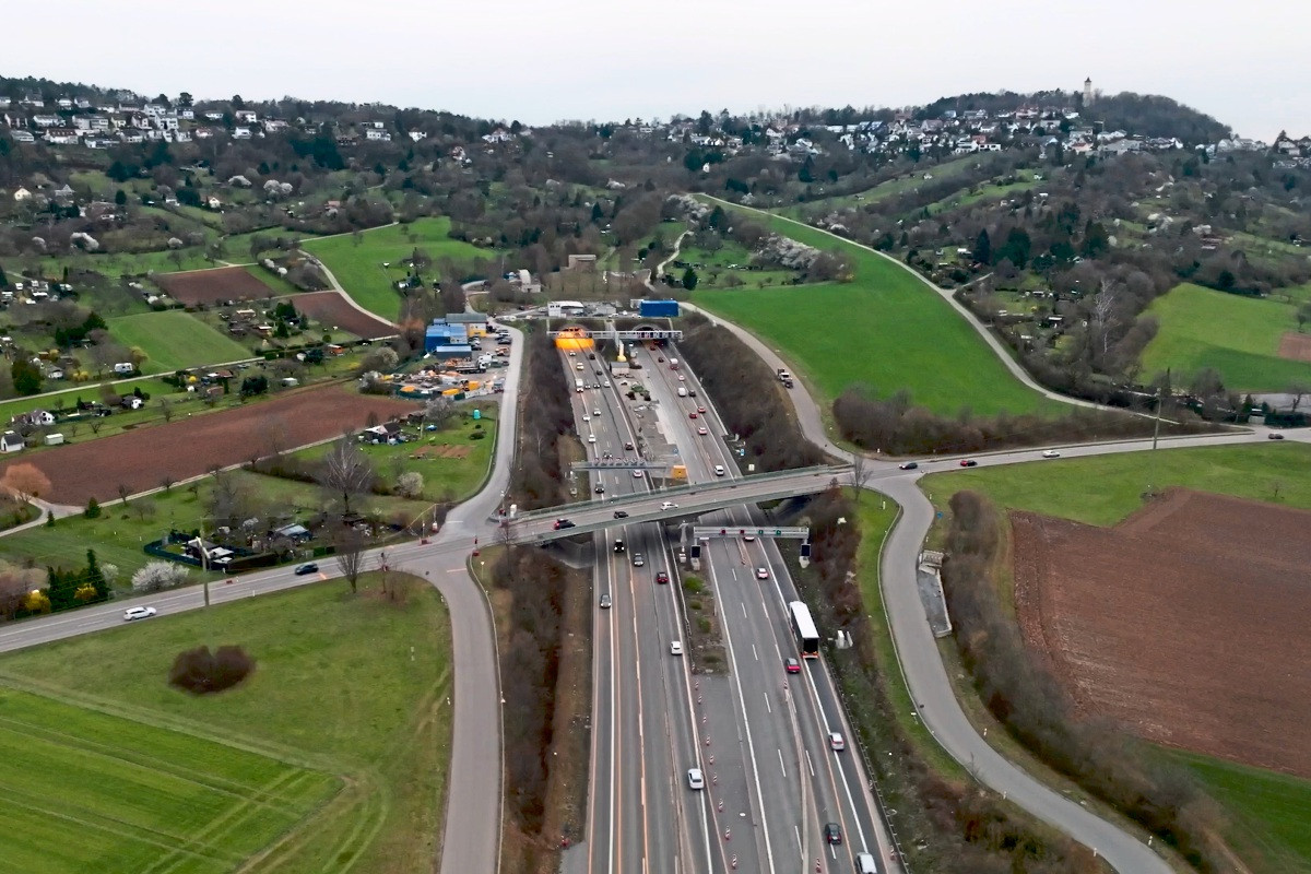 Einblicke in die Baustelle im Engelbergtunnel an der A 81 - Region ...