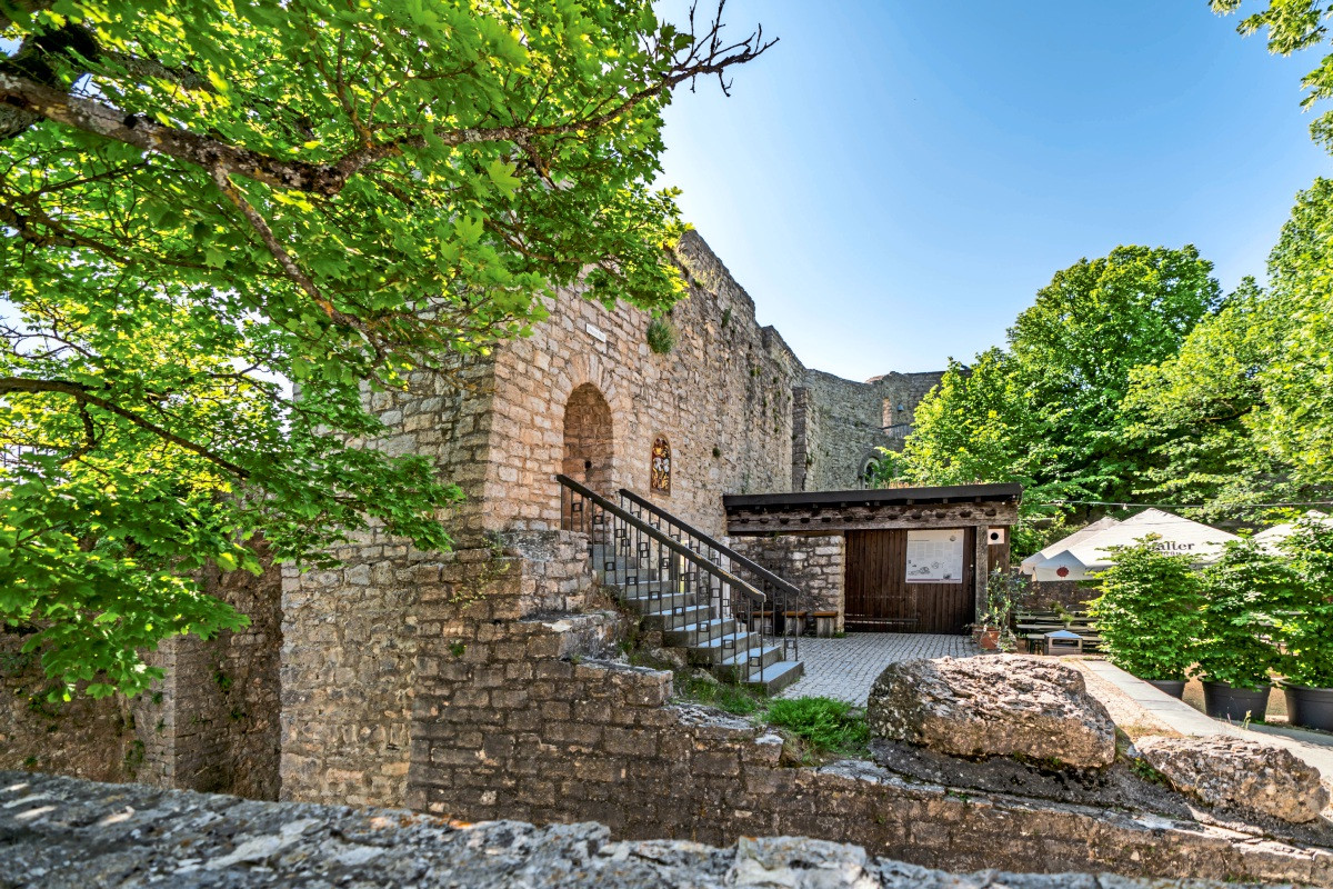 Von Ritterburg zur Landesfestung: Die 825-jährige Geschichte der Ruine ...