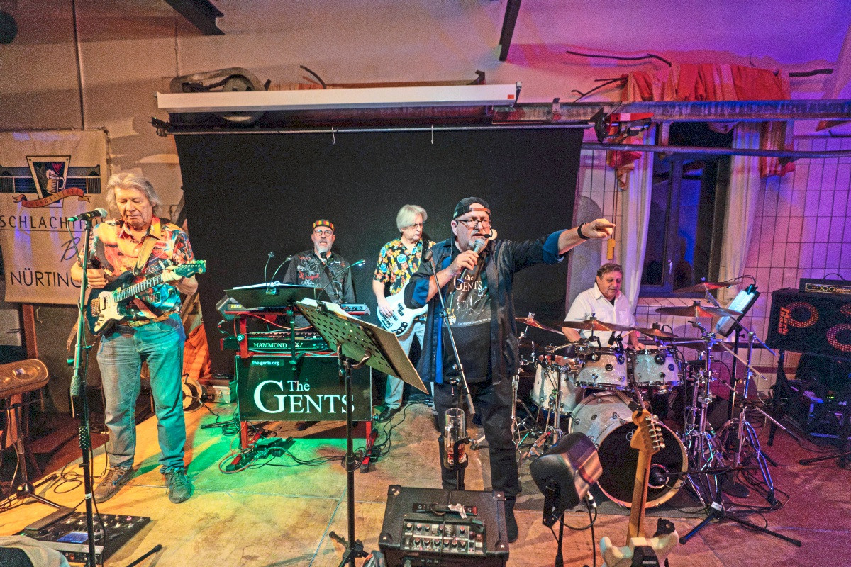 Licht der Hoffnung: Gents bei Konzert im Schlachthof in Nürtingen mit ...