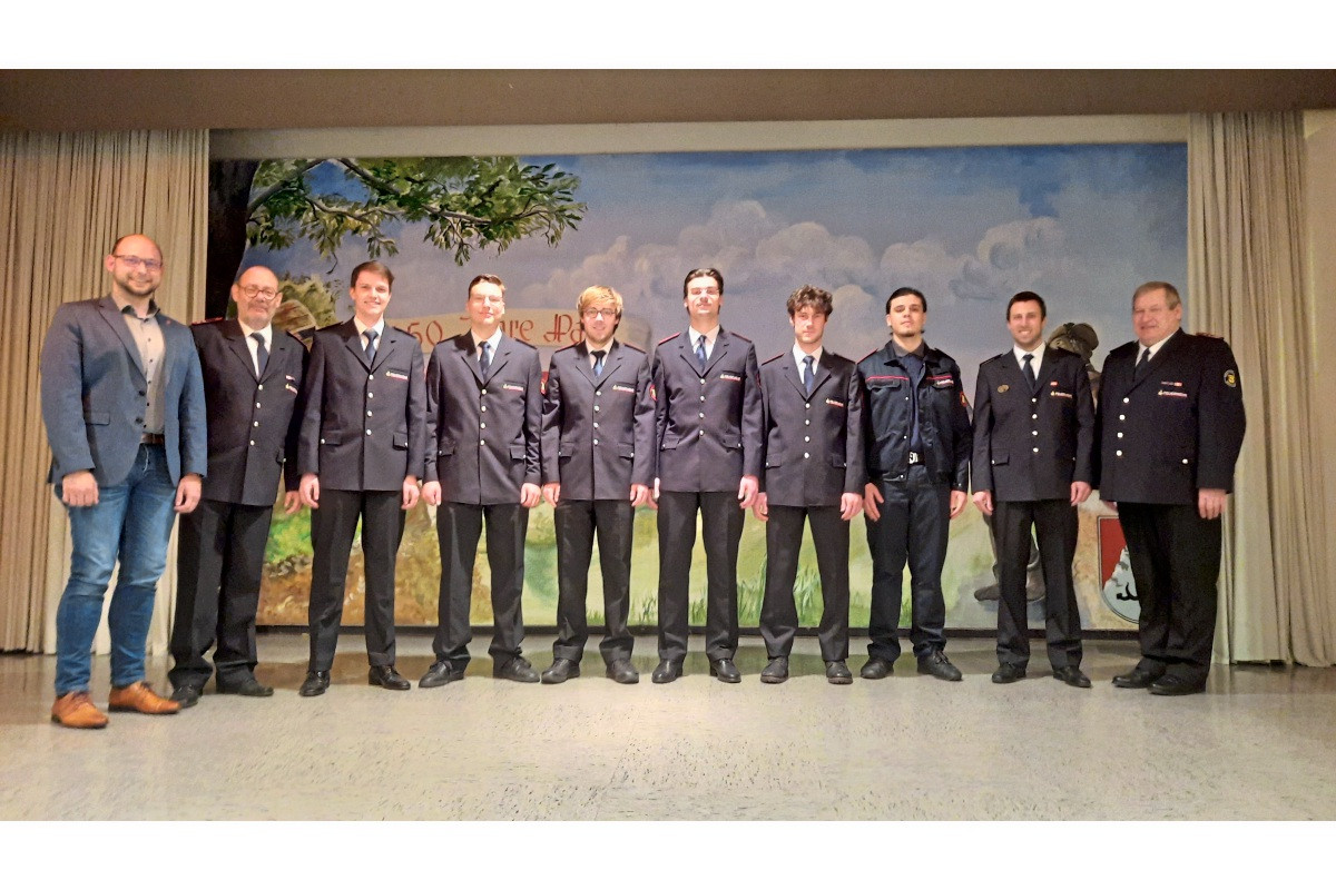 Die Feuerwehr Hardt blickt zufrieden auf 2023 zurück - NT-Hardt ...