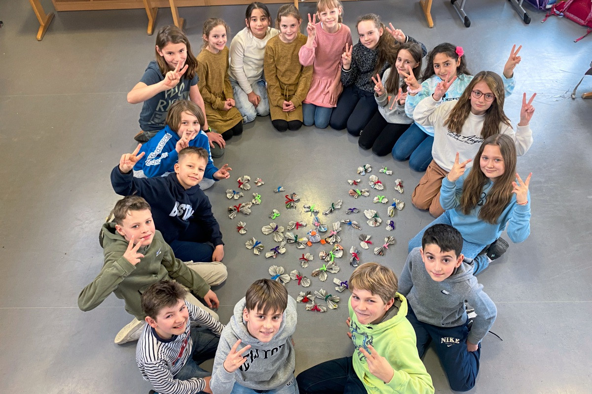 Die Klasse 4b der Braikeschule in Nürtingen zeigt Herz - ZiG ...