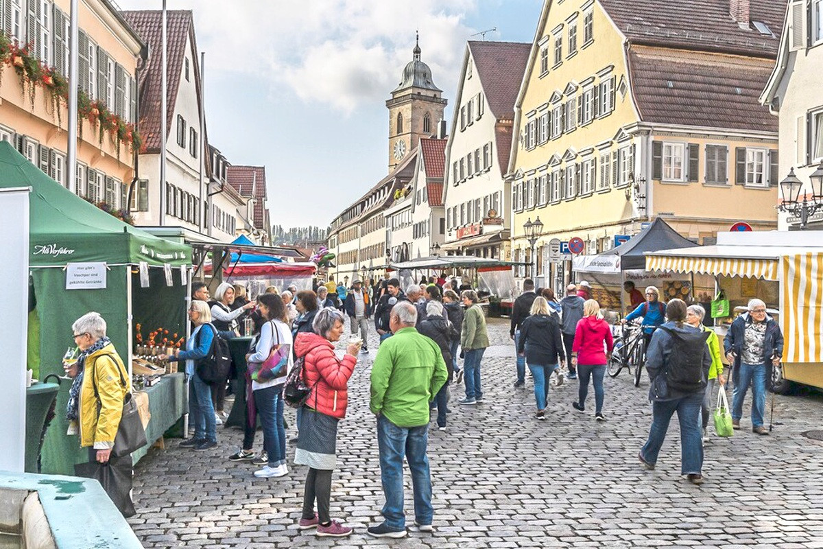 Mit diesem Angebot lockt der Abendmarkt in die Nürtinger Innenstadt - Nürtingen - Nürtinger ...