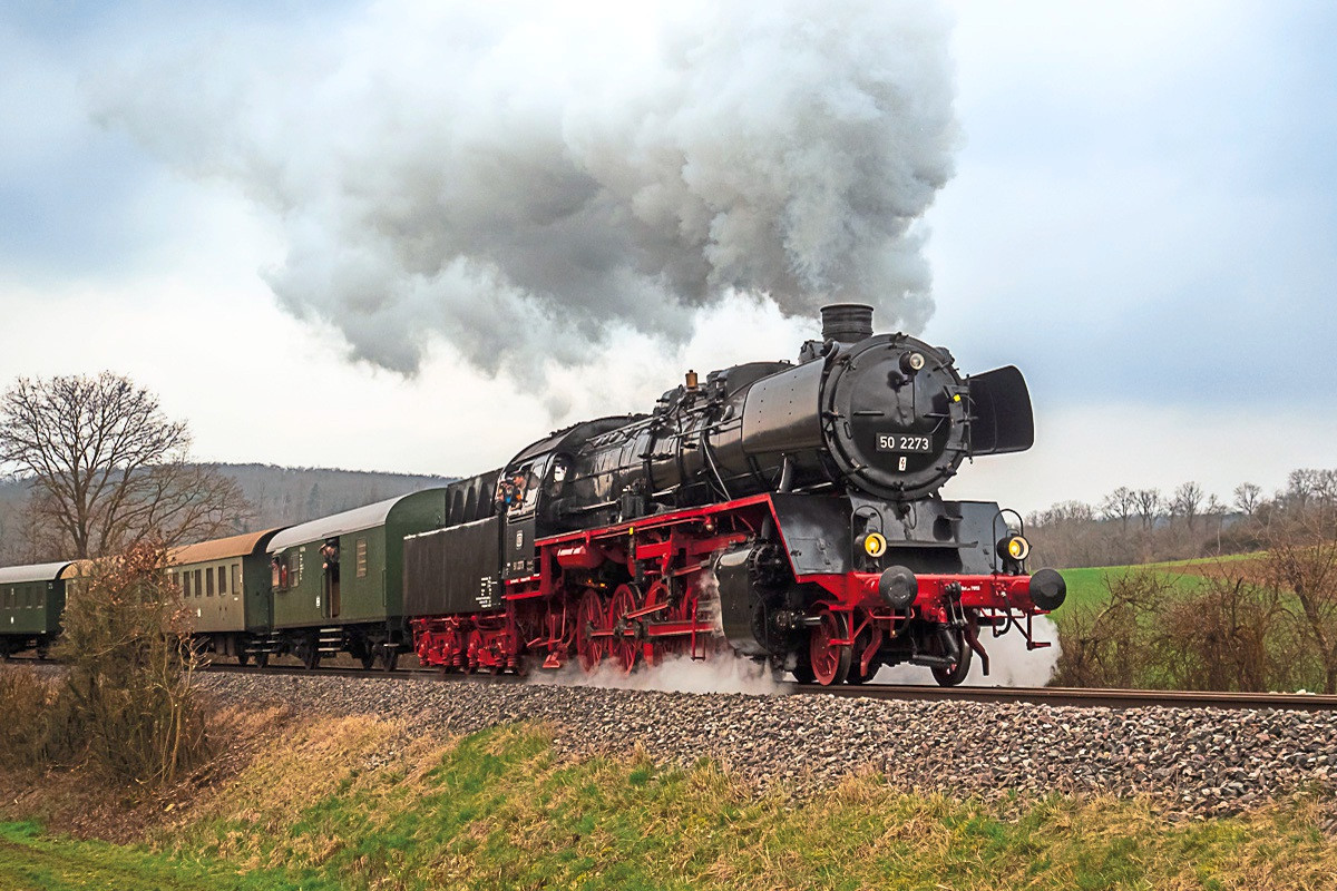 Neue Dampflok zieht Sofazügle durchs Neuffener Tal - Nürtingen ...