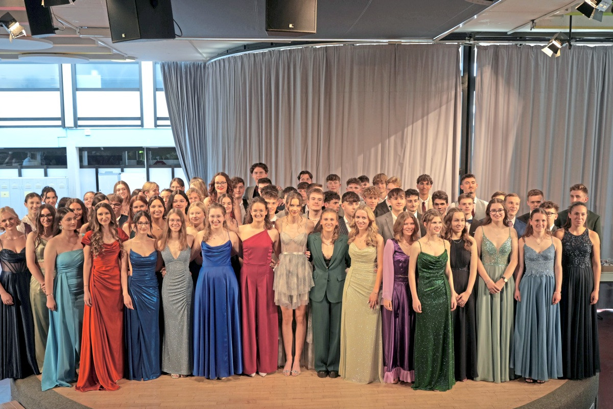 So fiel das Abitur 2024 am Gymnasium Neckartenzlingen aus ...