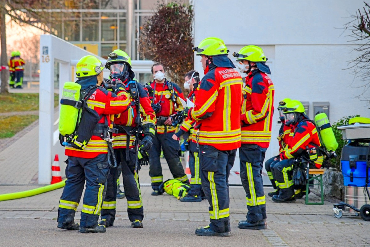Brand in Wernauer Neckartalsporthalle - Wernau - Nürtinger Zeitung - ntz.de