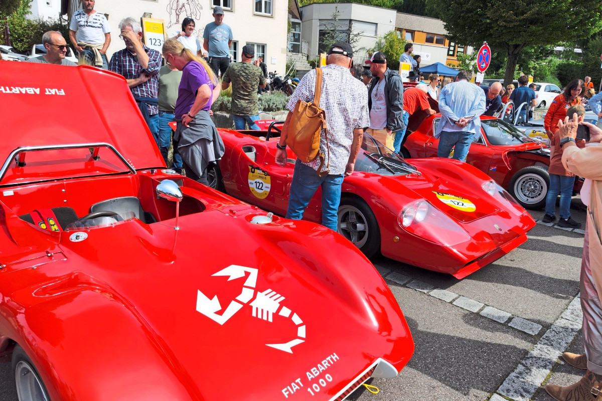 Bergpreis 2025 in Neuffen: Die besondere Geschichte der roten Abarth ...