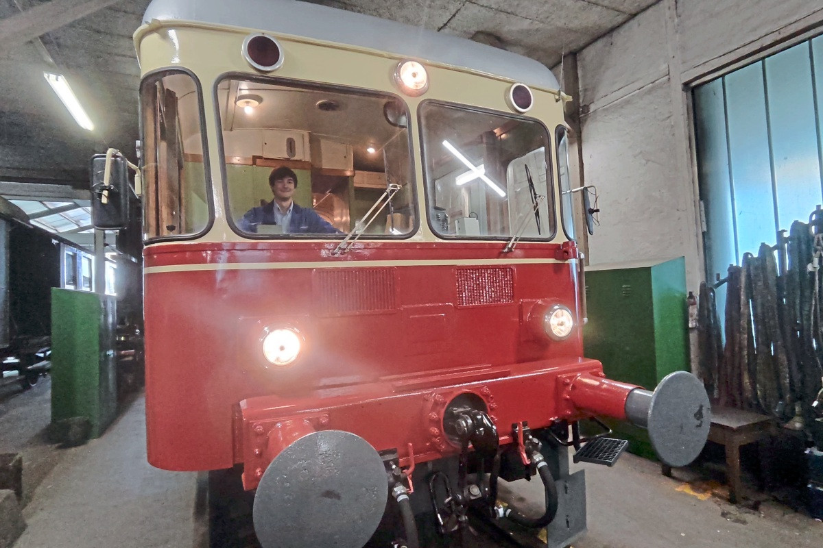 Bahnhof Weissach: Wo das Sofazügle und das Füchsle zu Hause sind - Neuffen - Nürtinger Zeitung ...