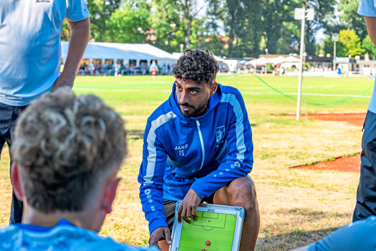 FV 09 Nürtingen: Rätselraten um Tarik Serour - Fußball - Nürtinger ...