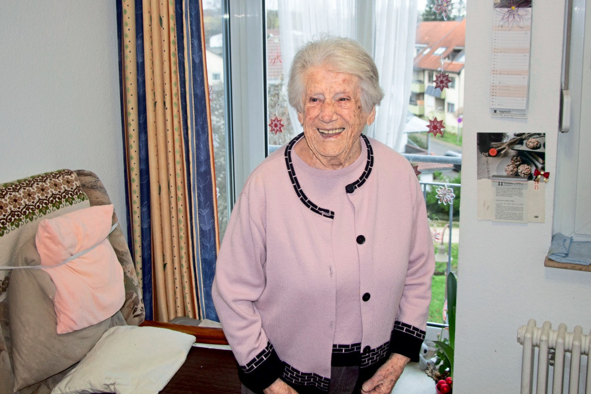 Beurenerin Maria Laderer wird 100 – Näherin, Gastgeberin und Herz der ...