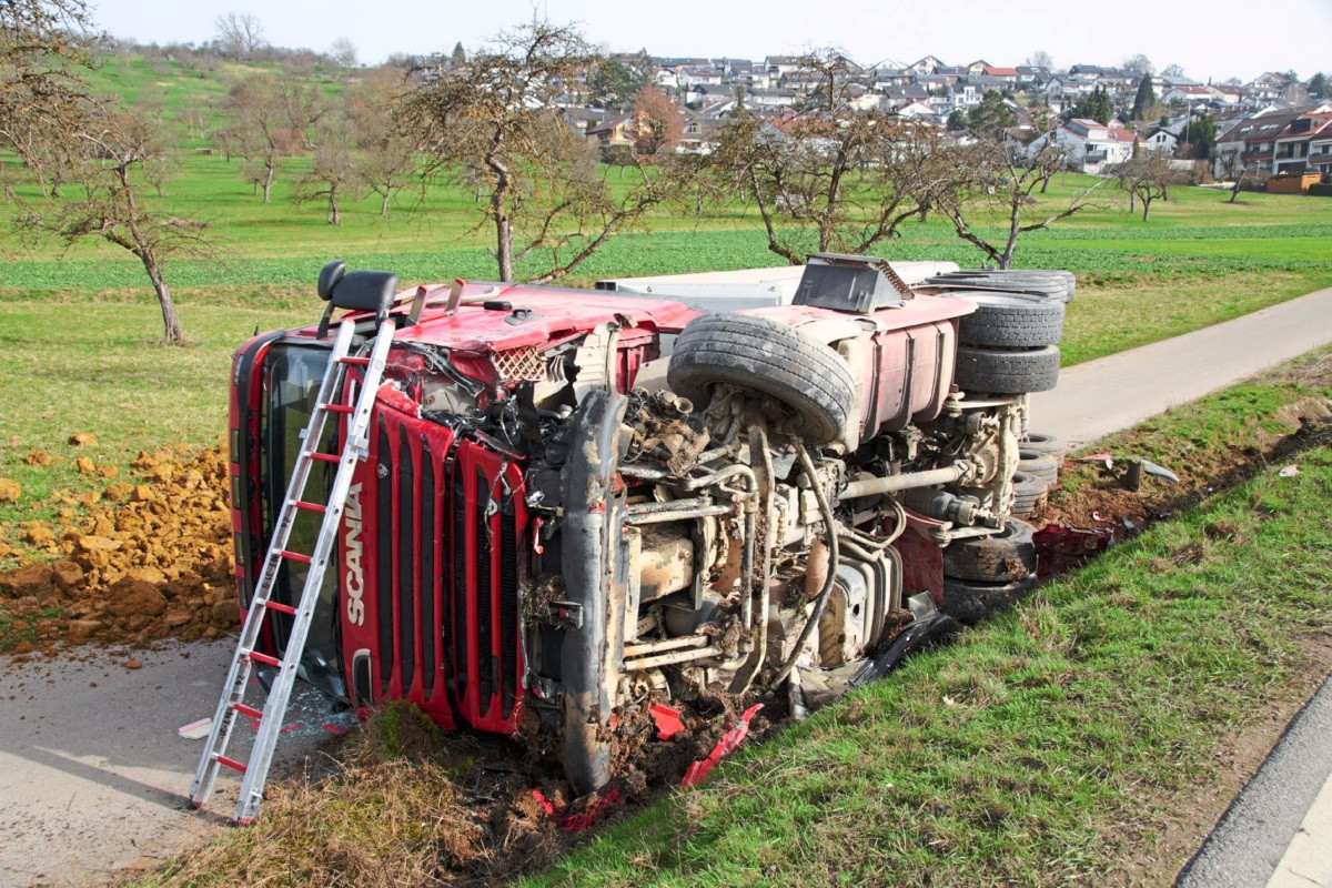 Tödlicher Unfall auf B297 bei Neckarhausen - NT-Neckarhausen ...